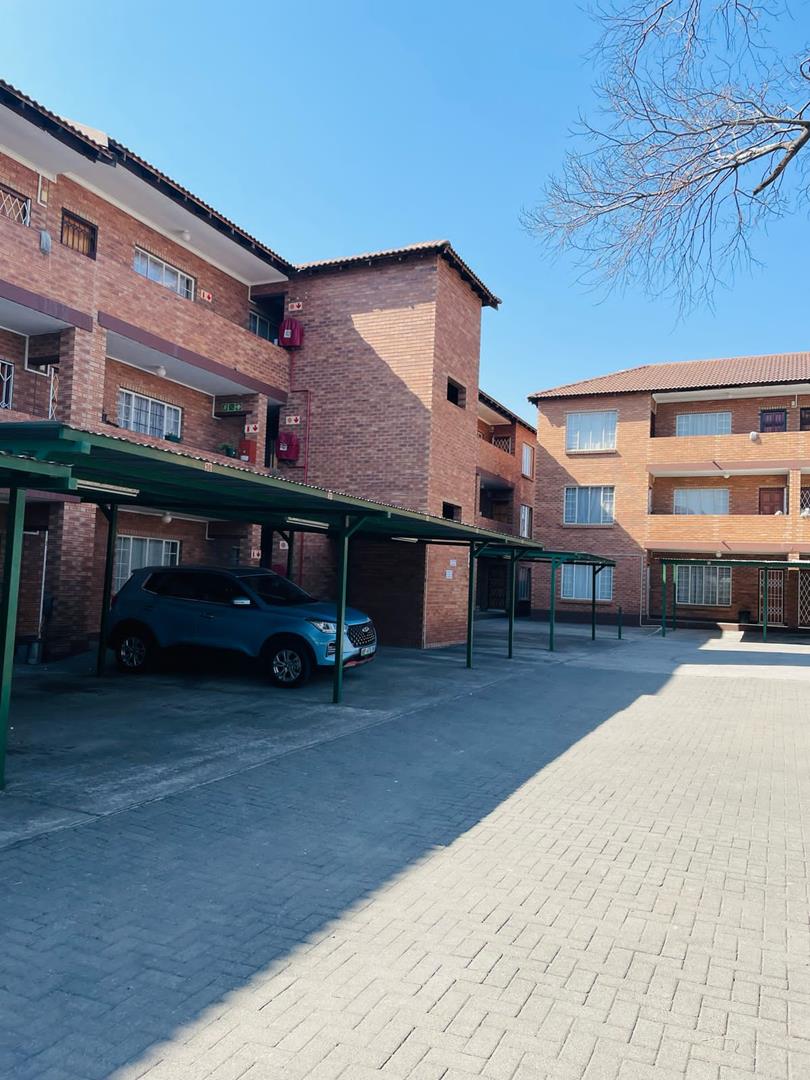 1 Bedroom Apartment / flat for sale in Rustenburg Central - P24-116322070
