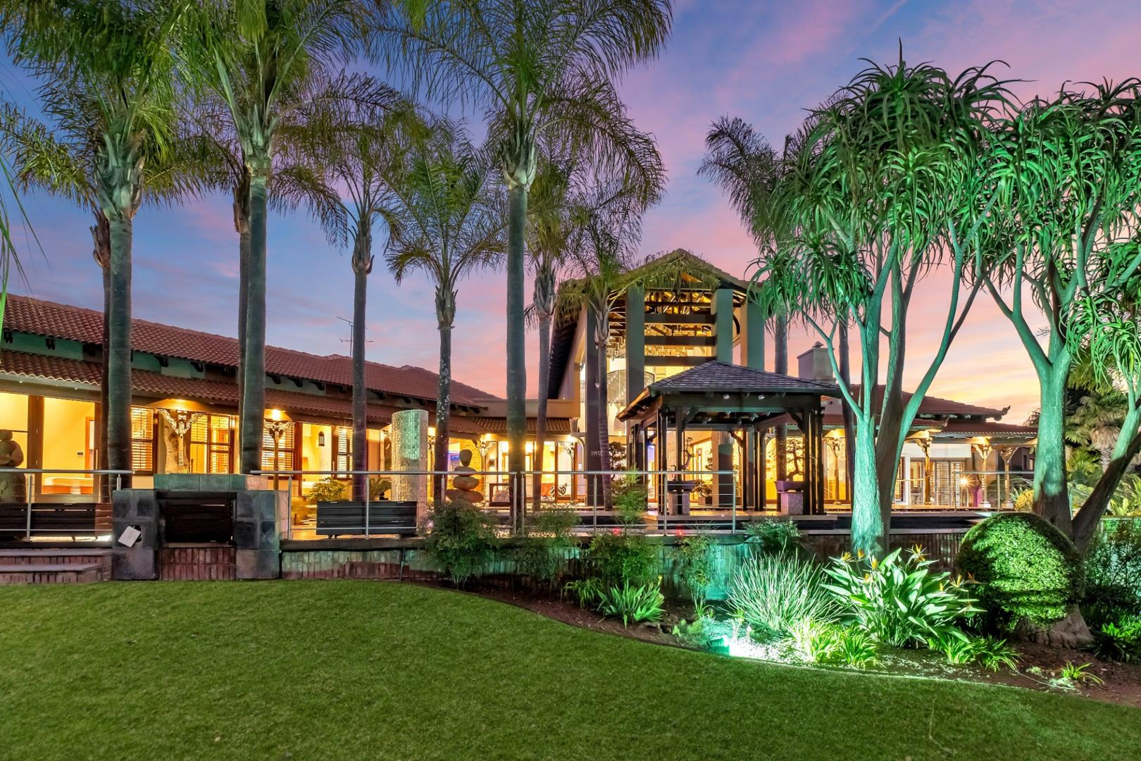 5 Bedroom House for sale in Eagle Canyon Golf Estate - P24-116280367