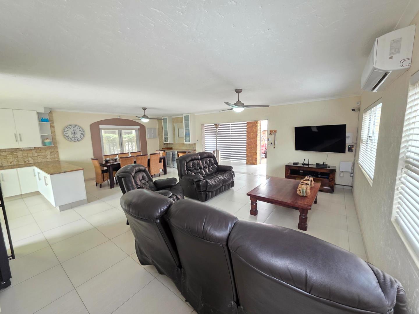 3 Bedroom House for sale in Misty Bay - P24-116327637