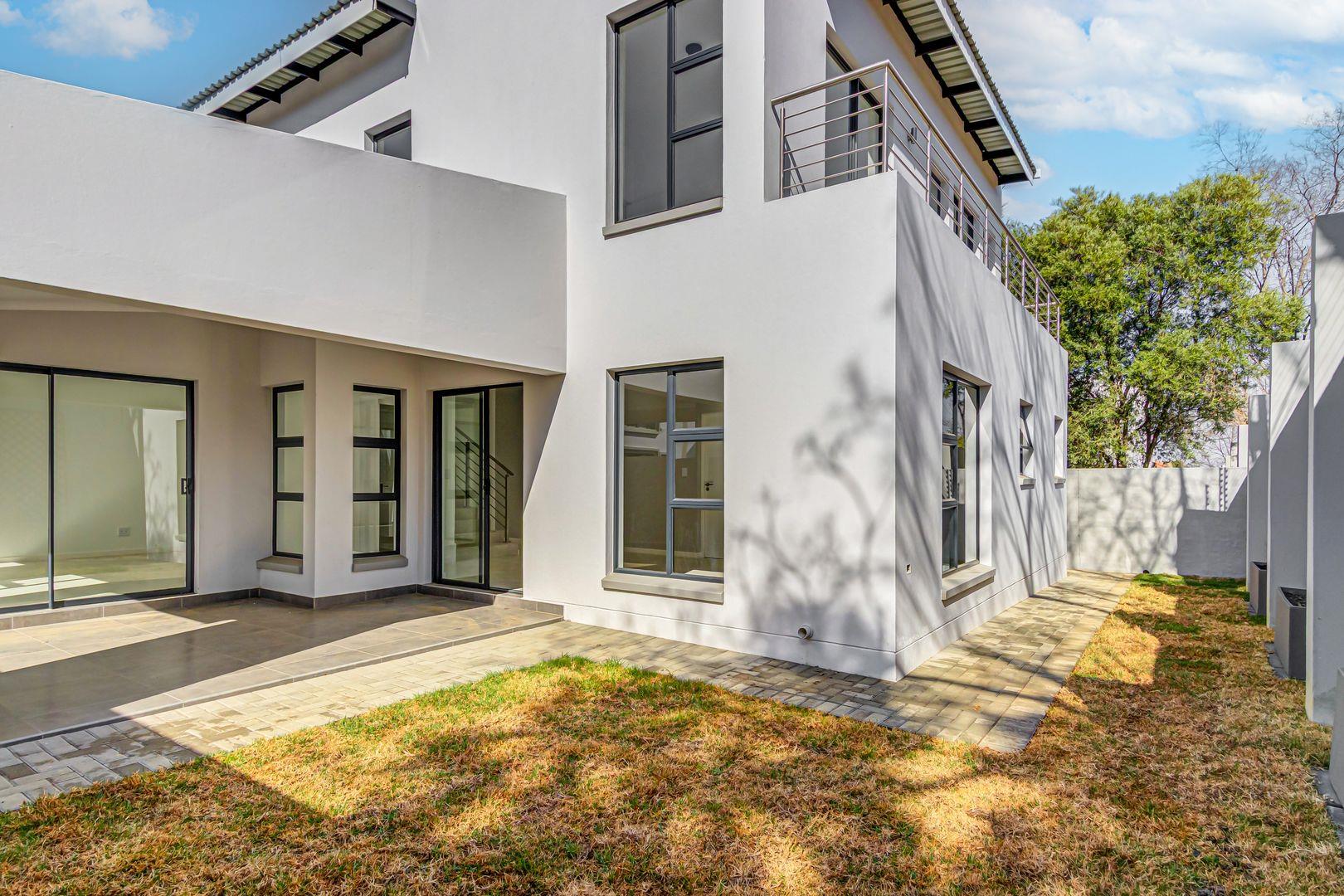 3 Bedroom House for sale in Fourways - P24-116335665