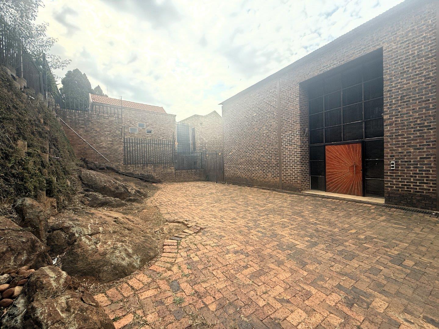 3 Bedroom House for sale in Glenvista - P24-116332470