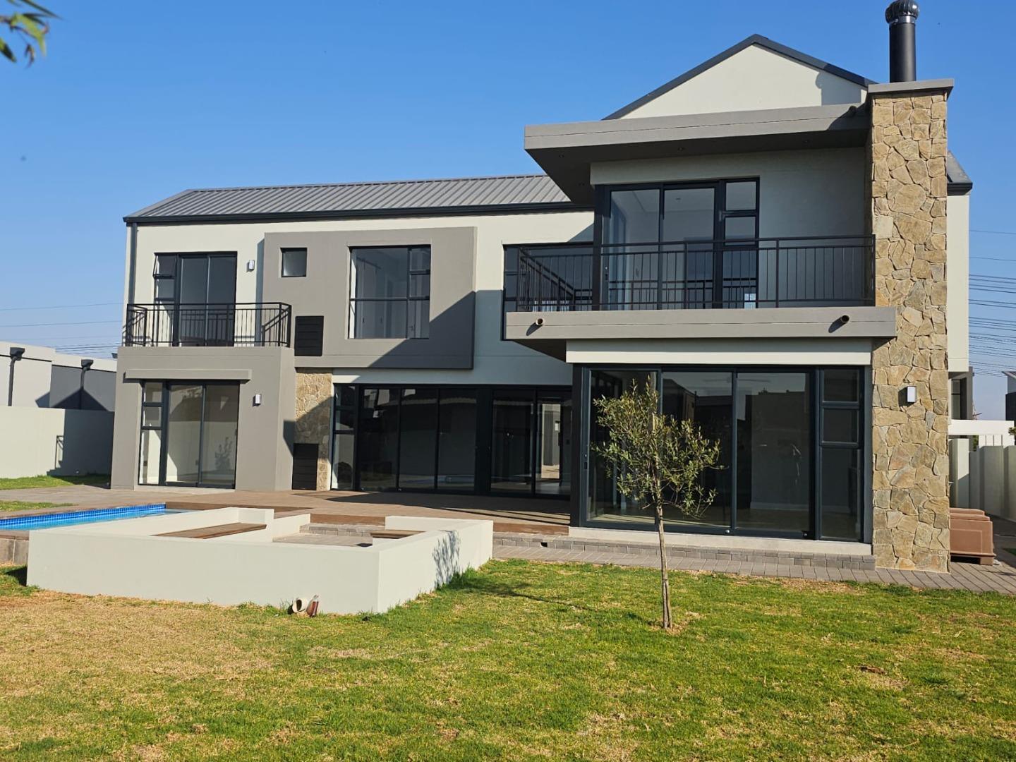 4 Bedroom House for sale in Midstream Heights - P24-116333885