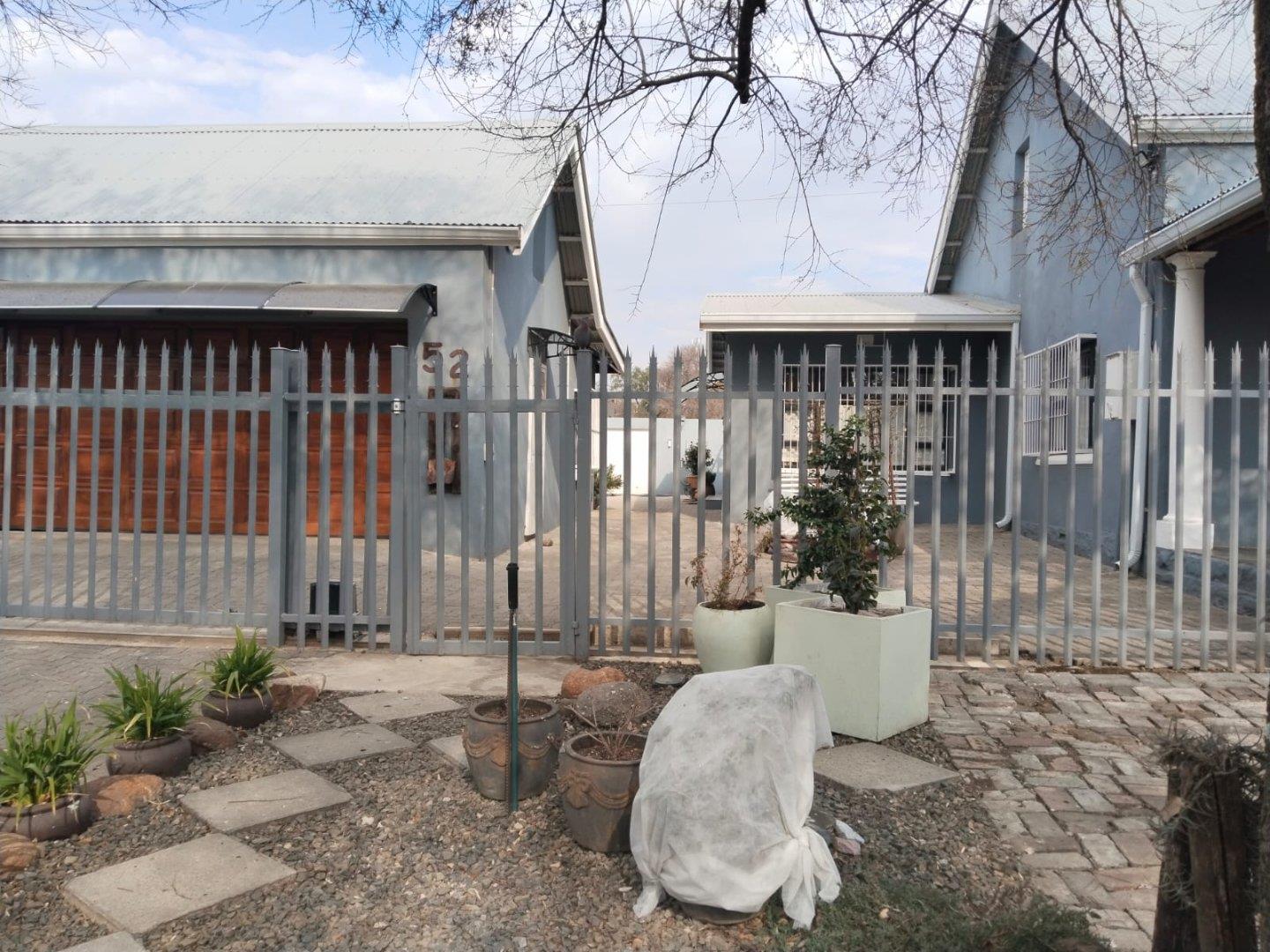 3 Bedroom House for sale in Heilbron - P24-116335137