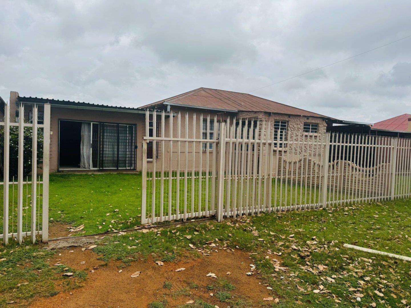 3 Bedroom House for sale in Randfontein Central - 88 Park Street - P24 ...