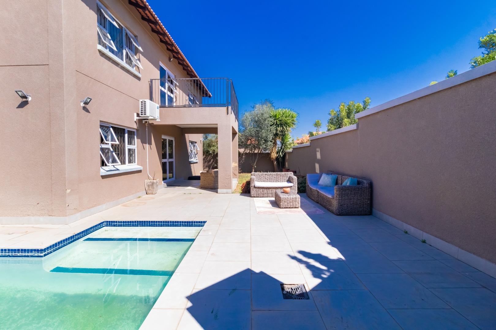 4 Bedroom House for sale in Witkoppen - Ten Ten, 24 Baobab Lane - P24 ...