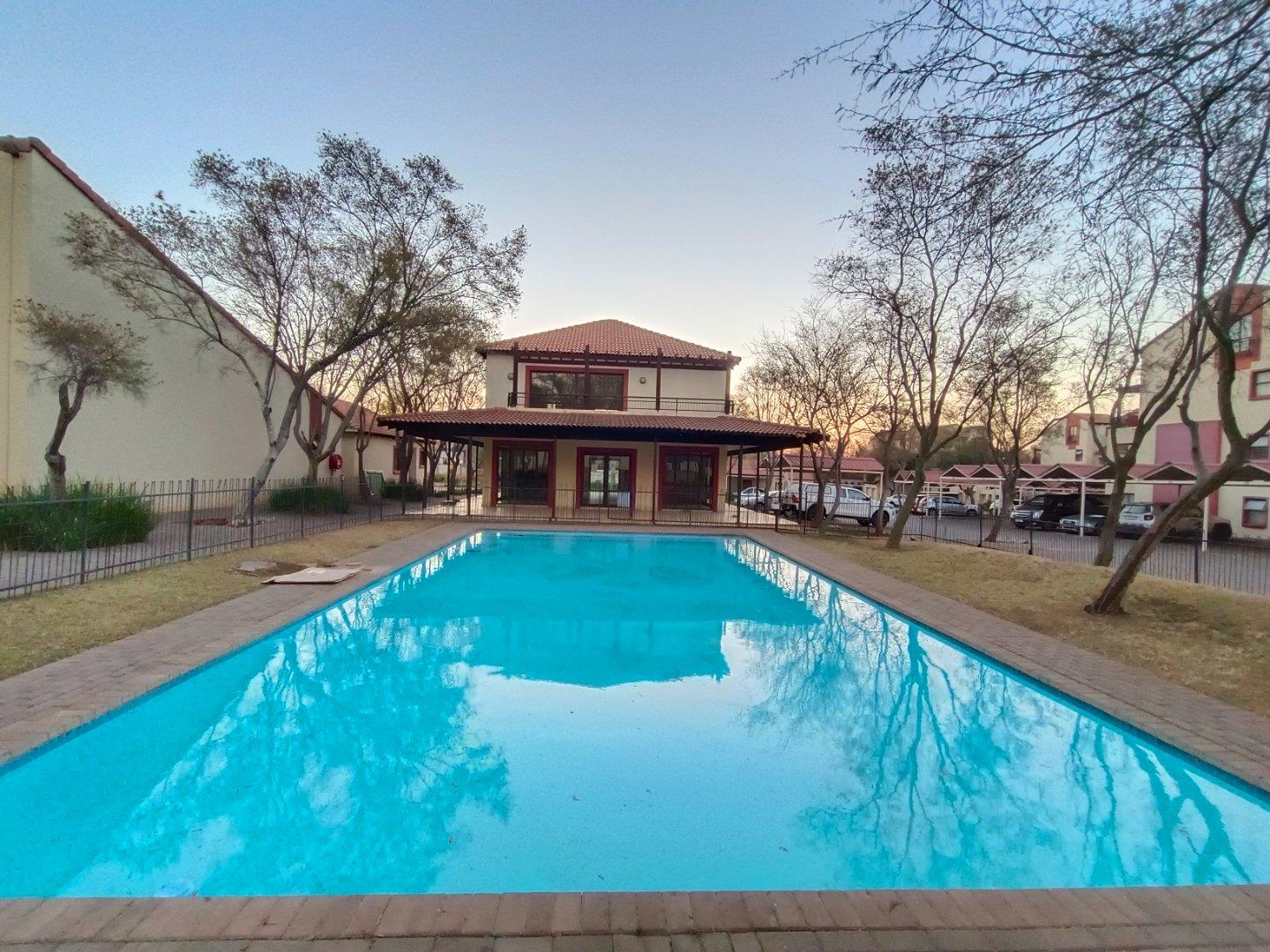 1 Bedroom Apartment / flat for sale in Oukraal Estate - P24-116344244
