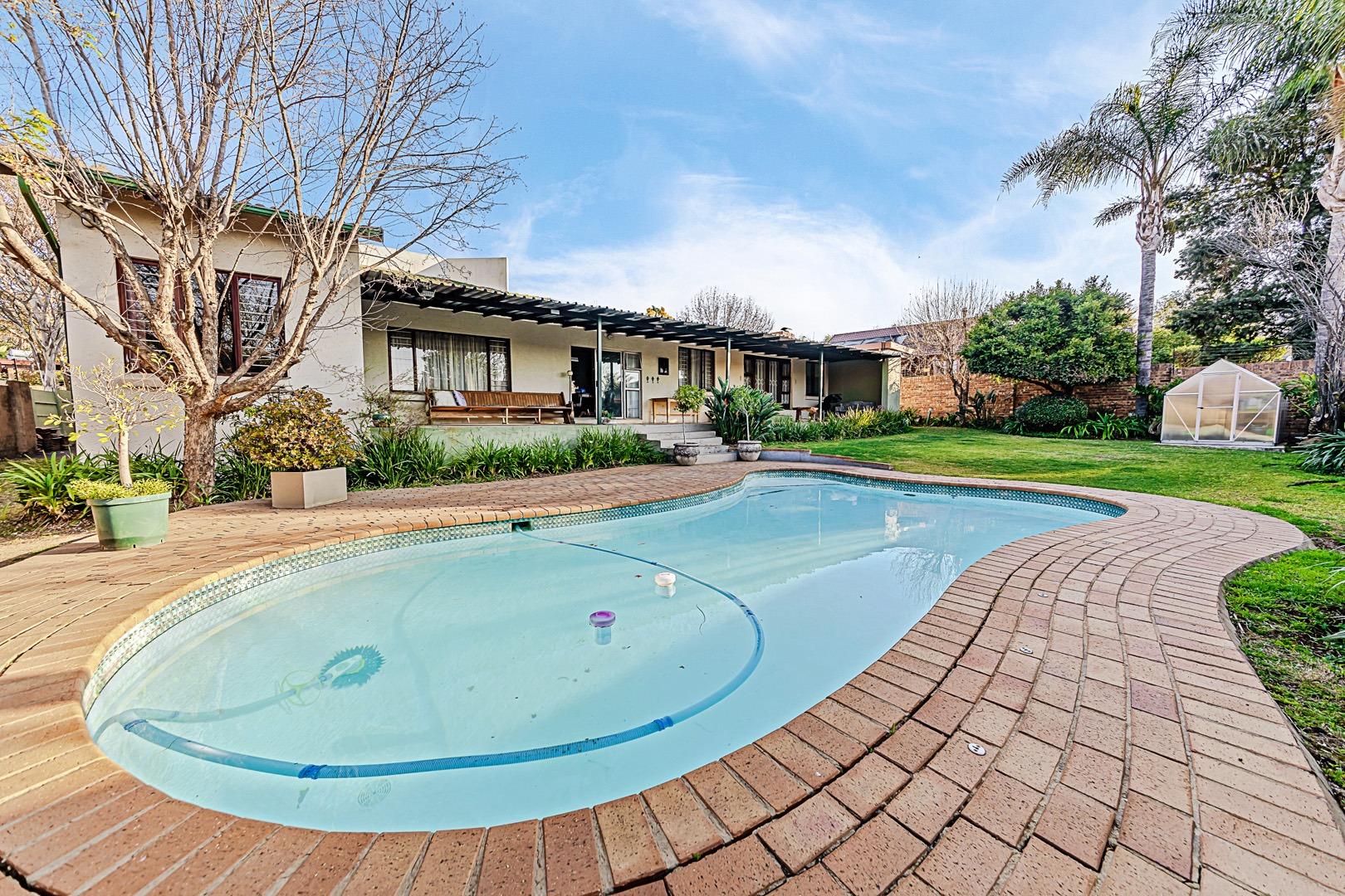 3 Bedroom House for sale in Randpark Ridge - P24-116345307