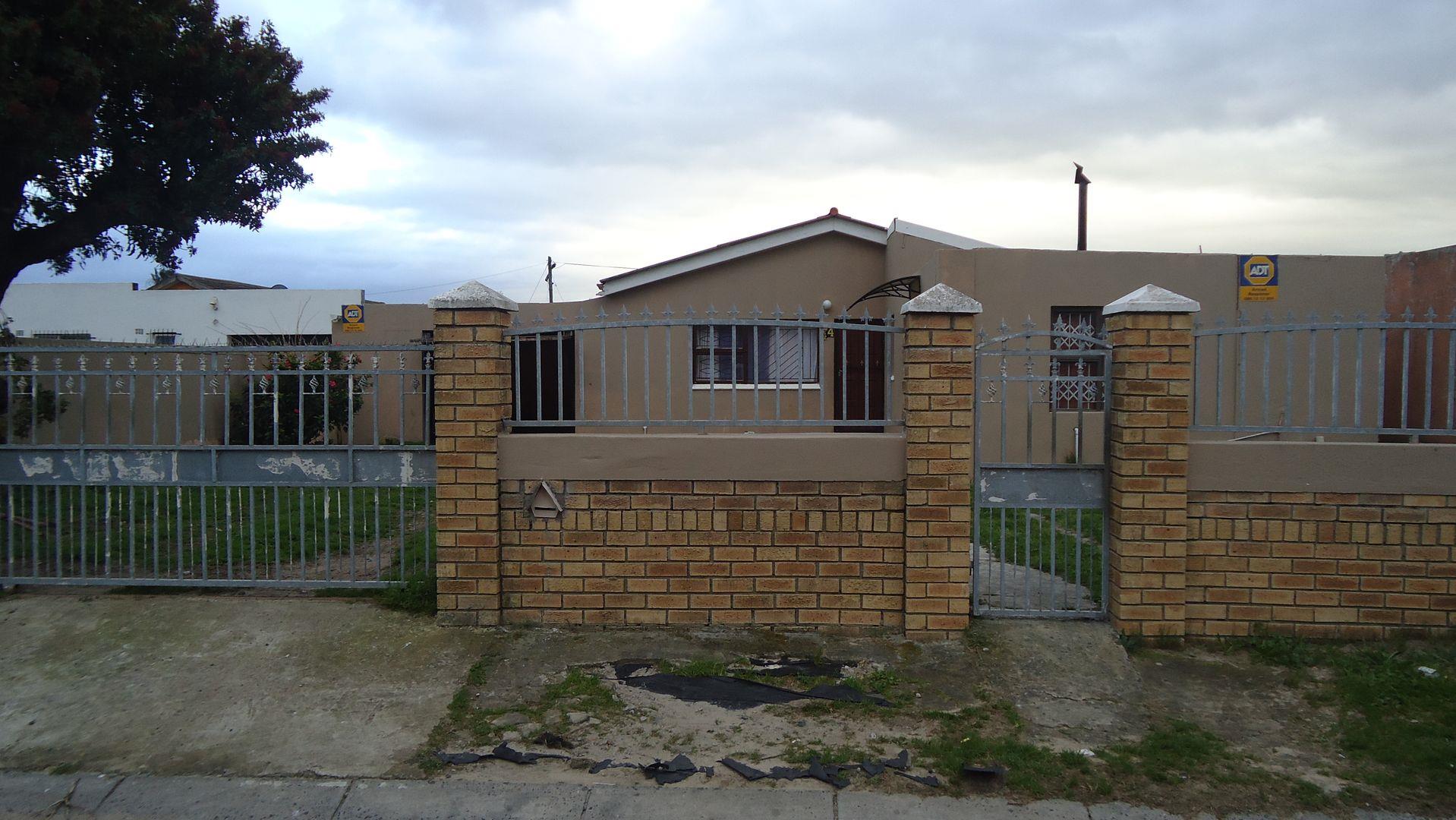 3 Bedroom House for sale in Devon Park - 44 Albatros Avenue - P24-114195346