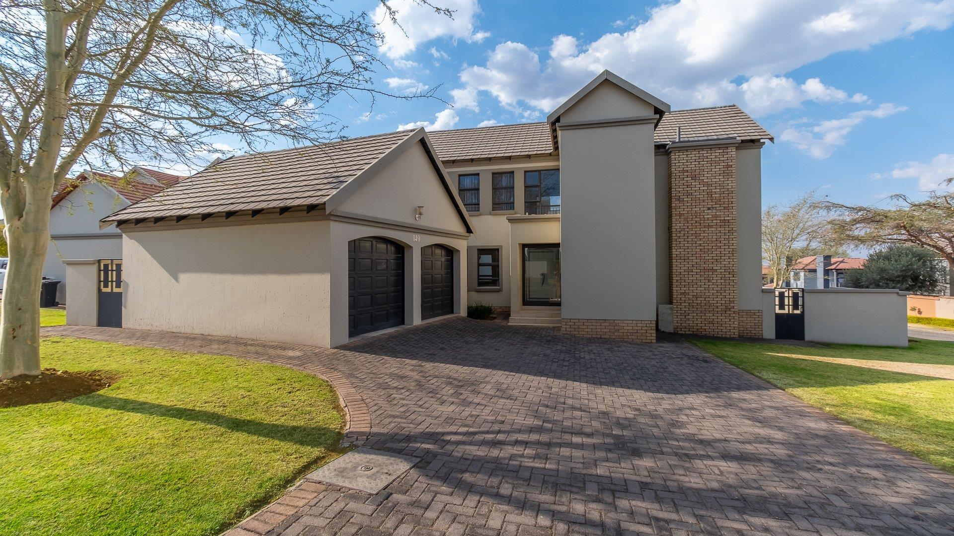 4 Bedroom House for sale in Featherview Estate - 149 Featherview Estate ...