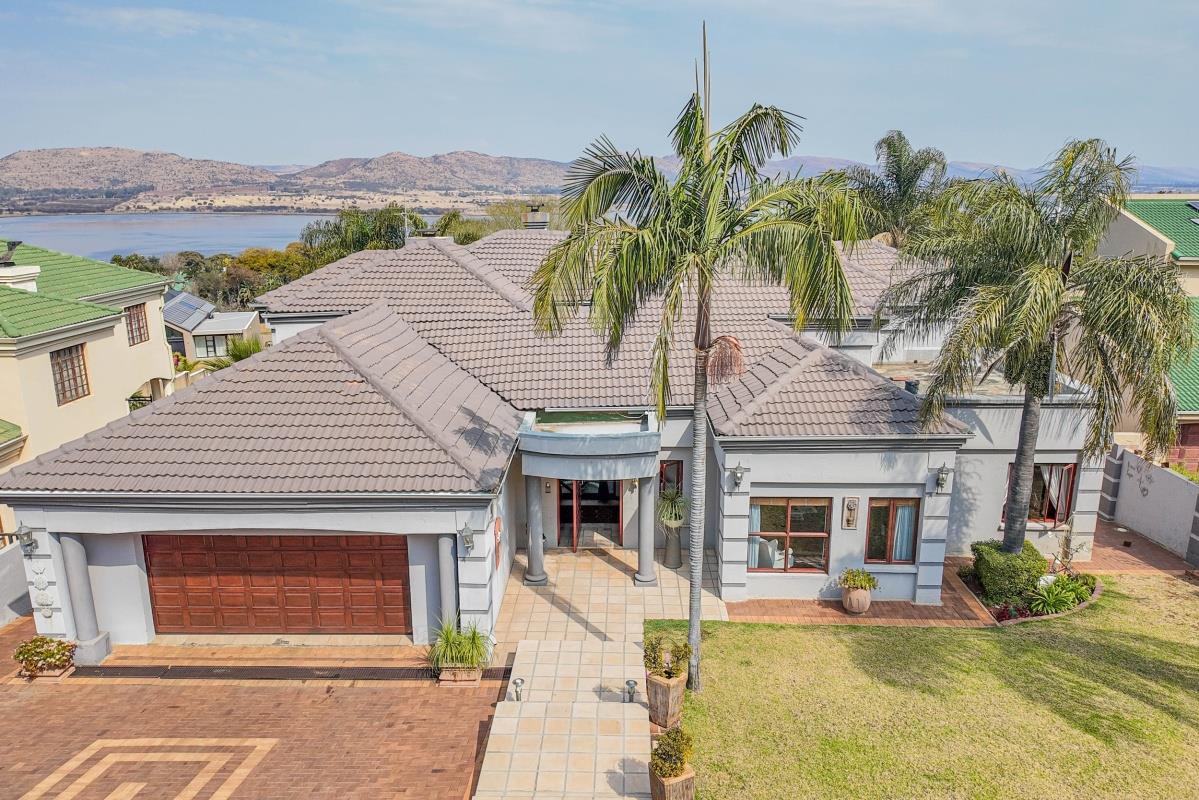 5 Bedroom House for sale in Kosmos Ridge - P24-116354883