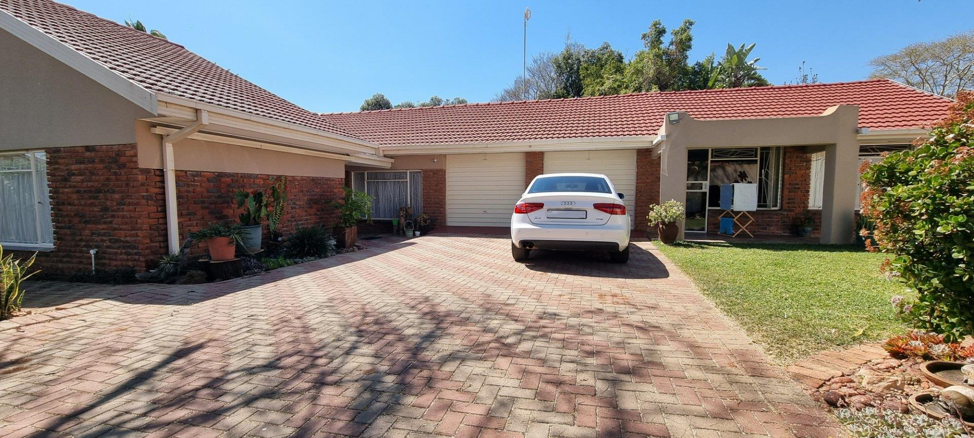 3 Bedroom House for sale in Bendor - Res/ 9 Gary Street, Erf 294 ...