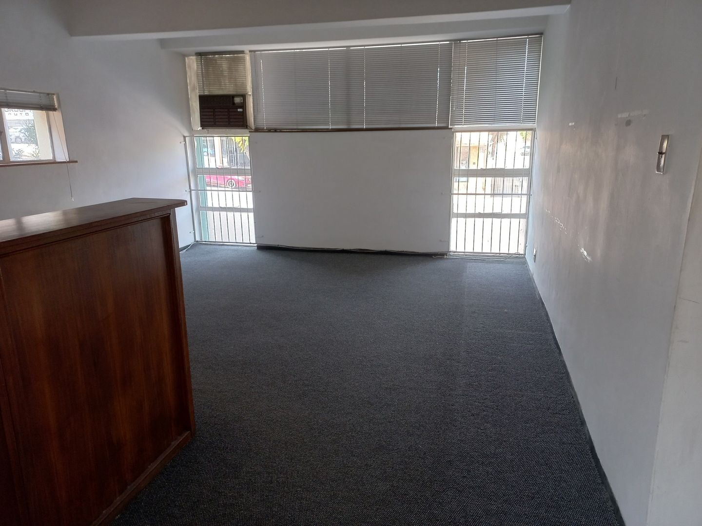 Commercial property to rent in Uitenhage Central - P24-116368043