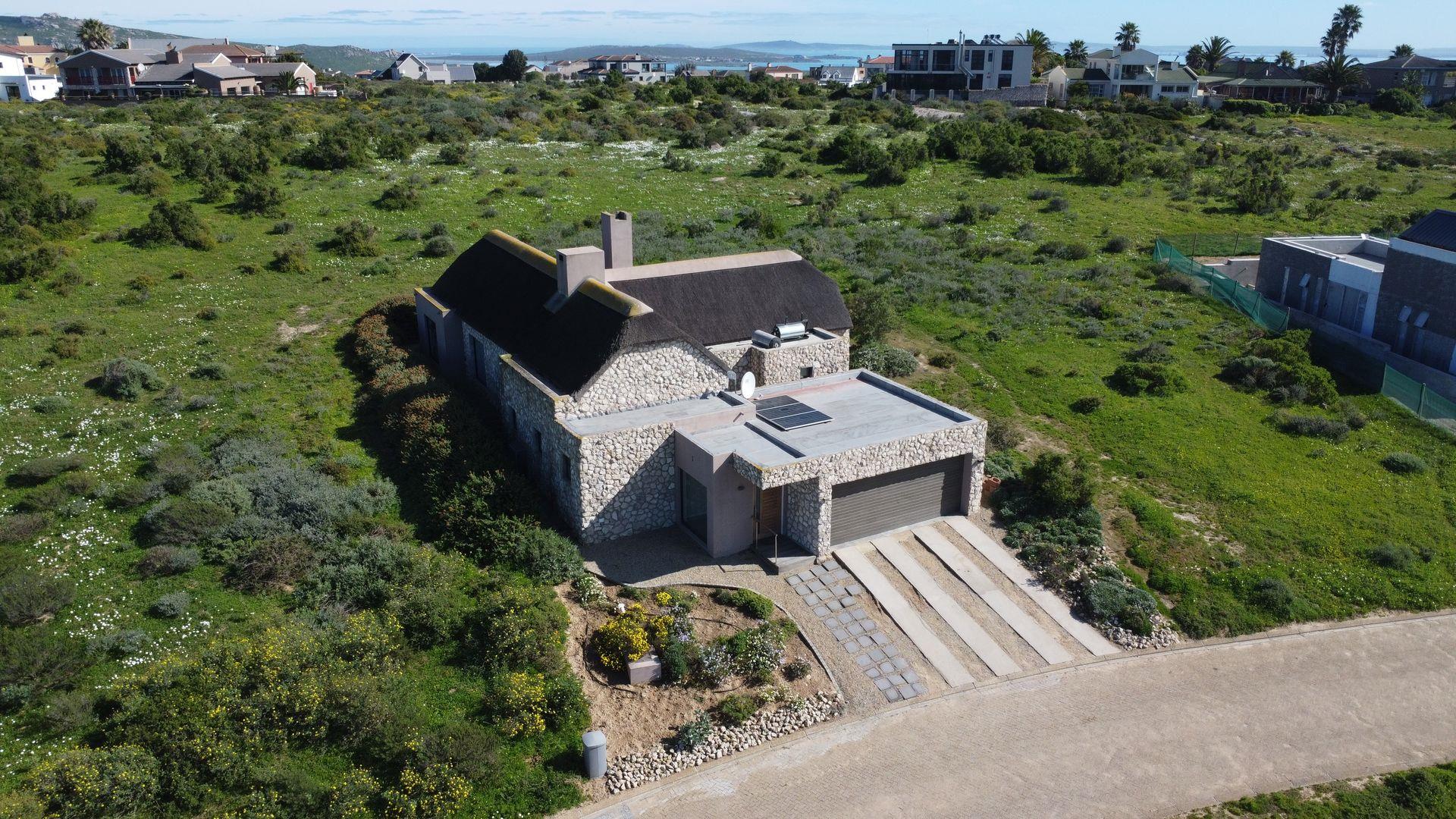 3 Bedroom House for sale in Shark Bay Estate - P24-116371530