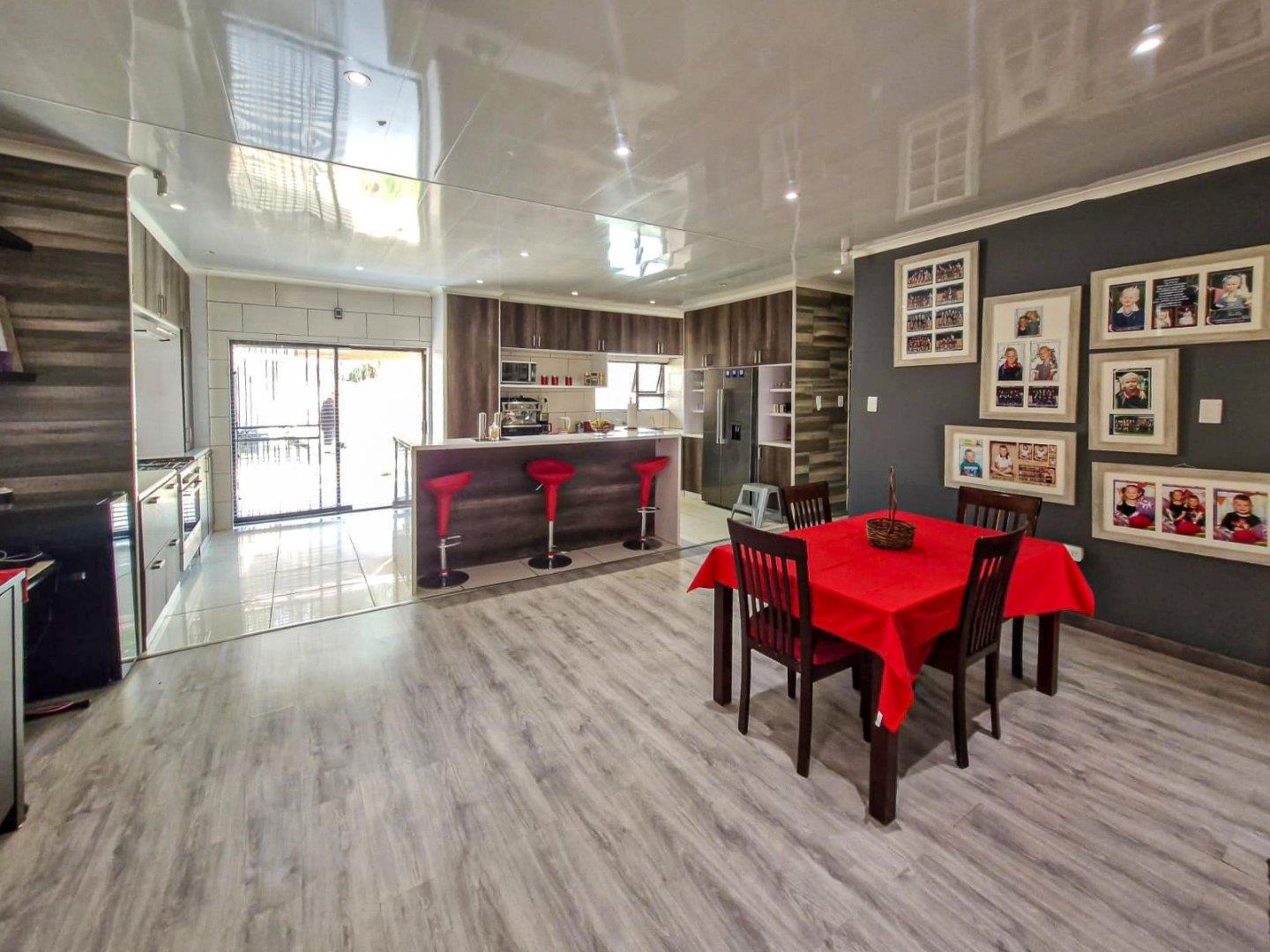 3 Bedroom House for sale in Merriespruit - P24-116372118