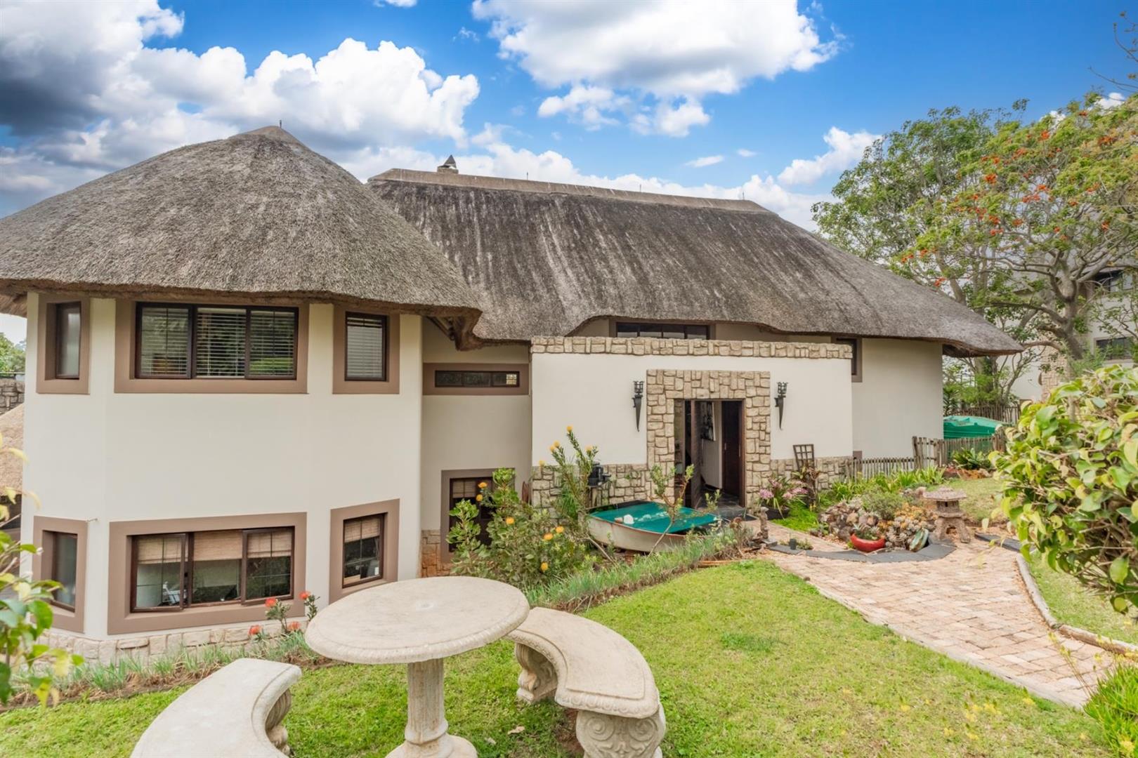 4 Bedroom House for sale in Gillitts - P24-116376722