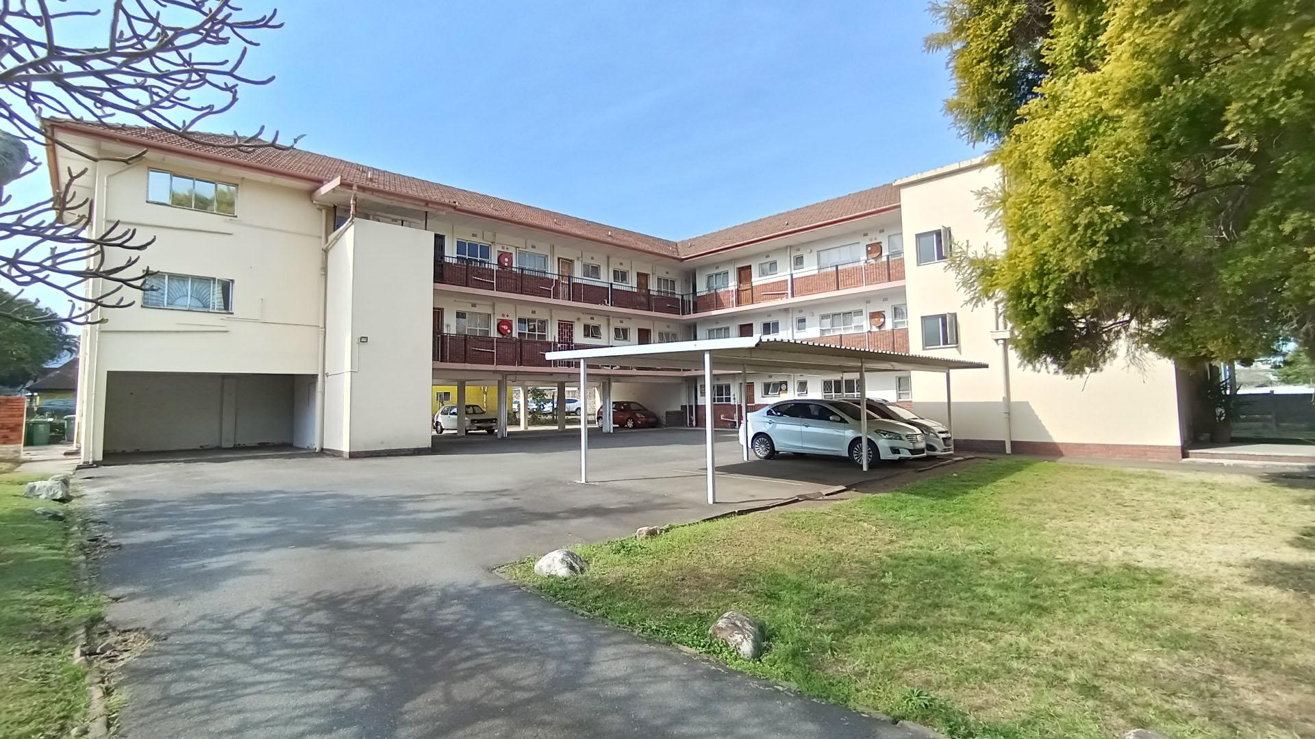 2 Bedroom Townhouse for sale in Pinetown Central - P24-116377231