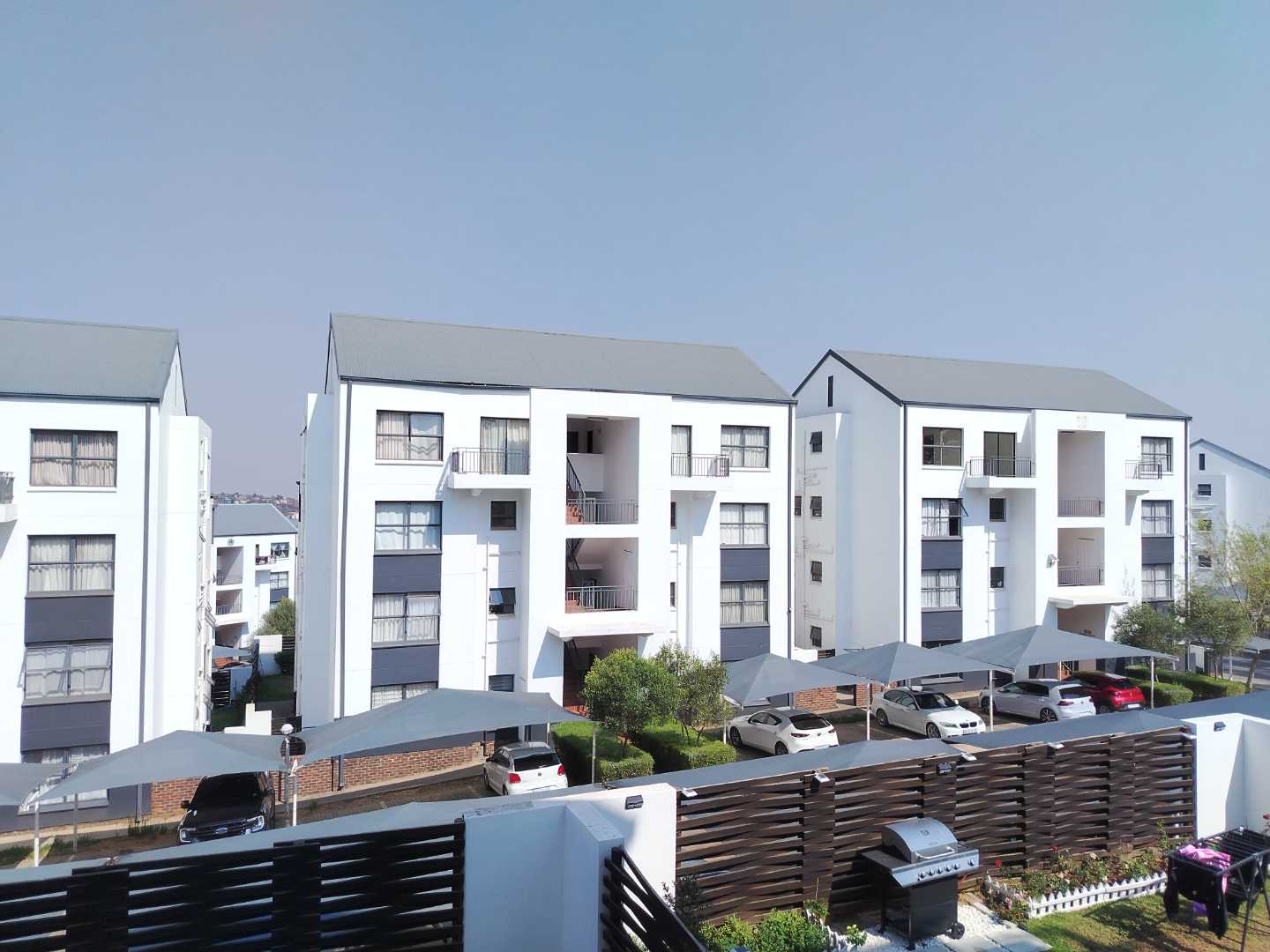 3 Bedroom Townhouse for sale in Oakdene - 754 Oakdene Park Dr - P24-116378058