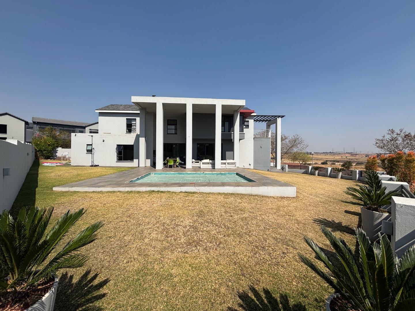 4 Bedroom House for sale in Copperleaf Estate - P24-116382609