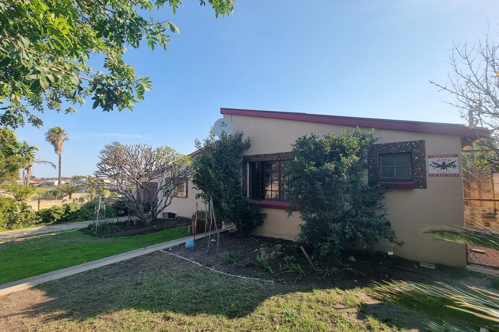 5 Bedroom House for sale in Humansdorp - P24-116315628