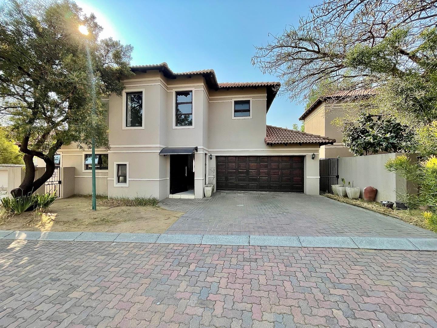 3 Bedroom House for sale in Montecello Estate - P24-116783991