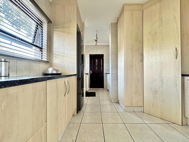 3 Bedroom House for sale in Montecello Estate - P24-116783991