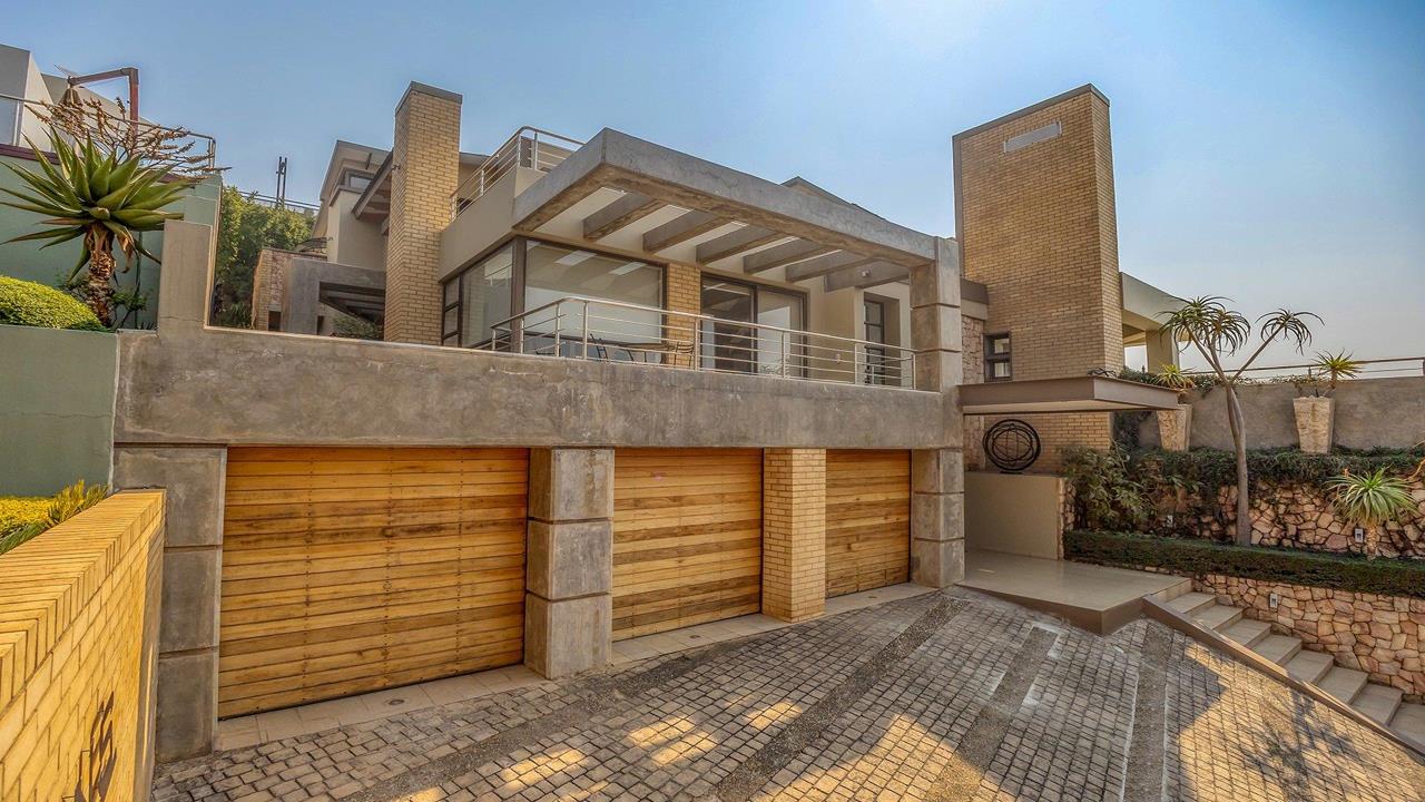 4 Bedroom House for sale in Featherbrooke Estate - 990 Robins Nest ...