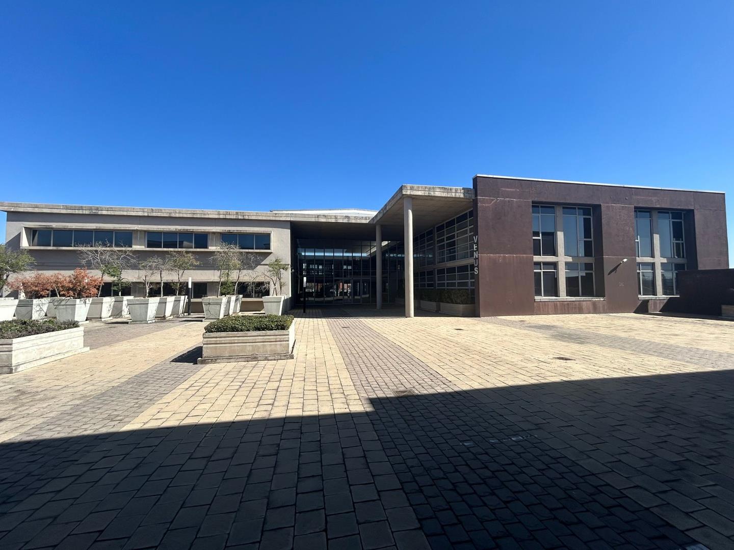 Commercial property to rent in Samrand Business Park - 47 Landmarks Ave ...