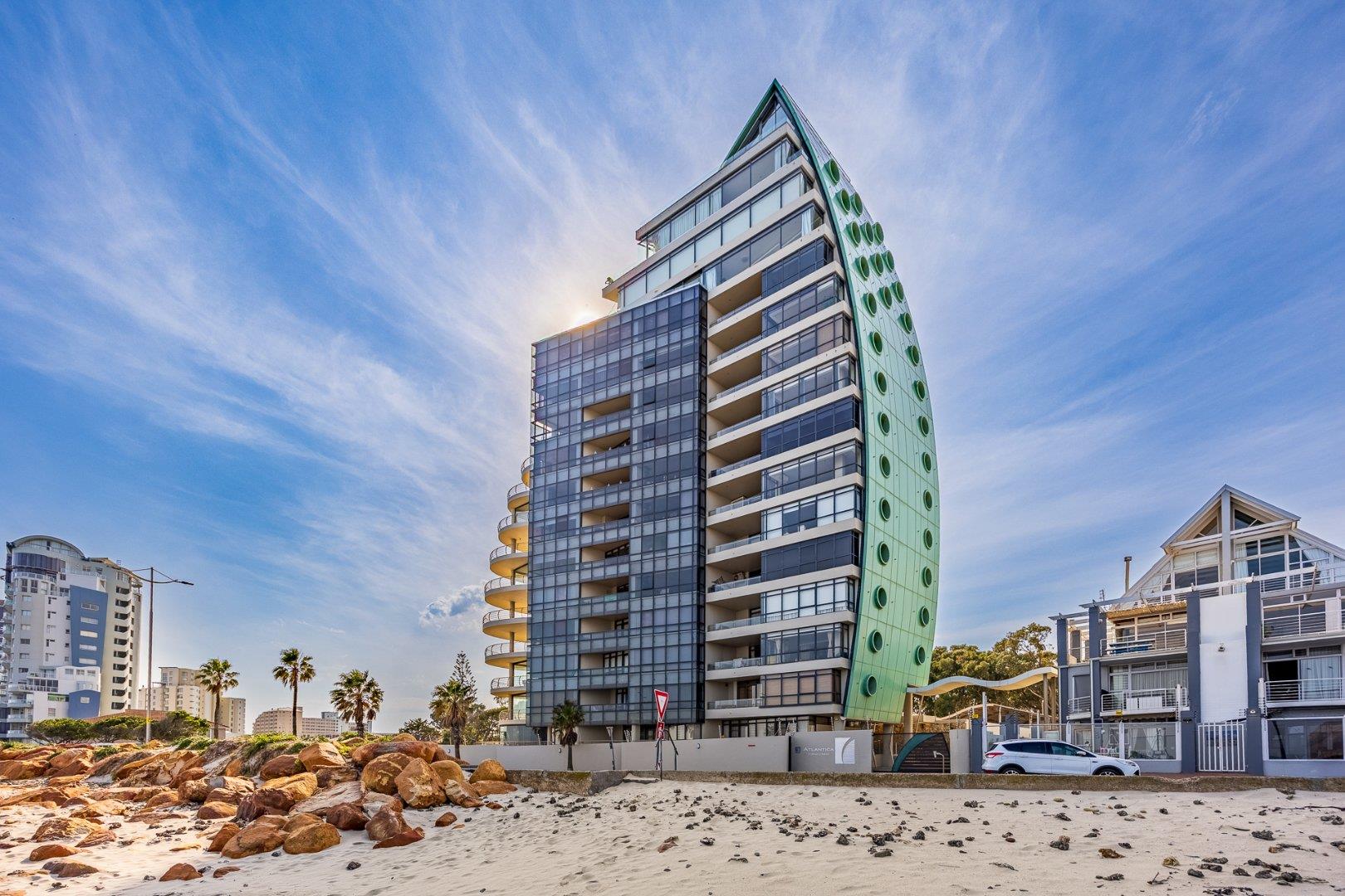 3 Bedroom Apartment / flat for sale in Strand South - P24-116390887