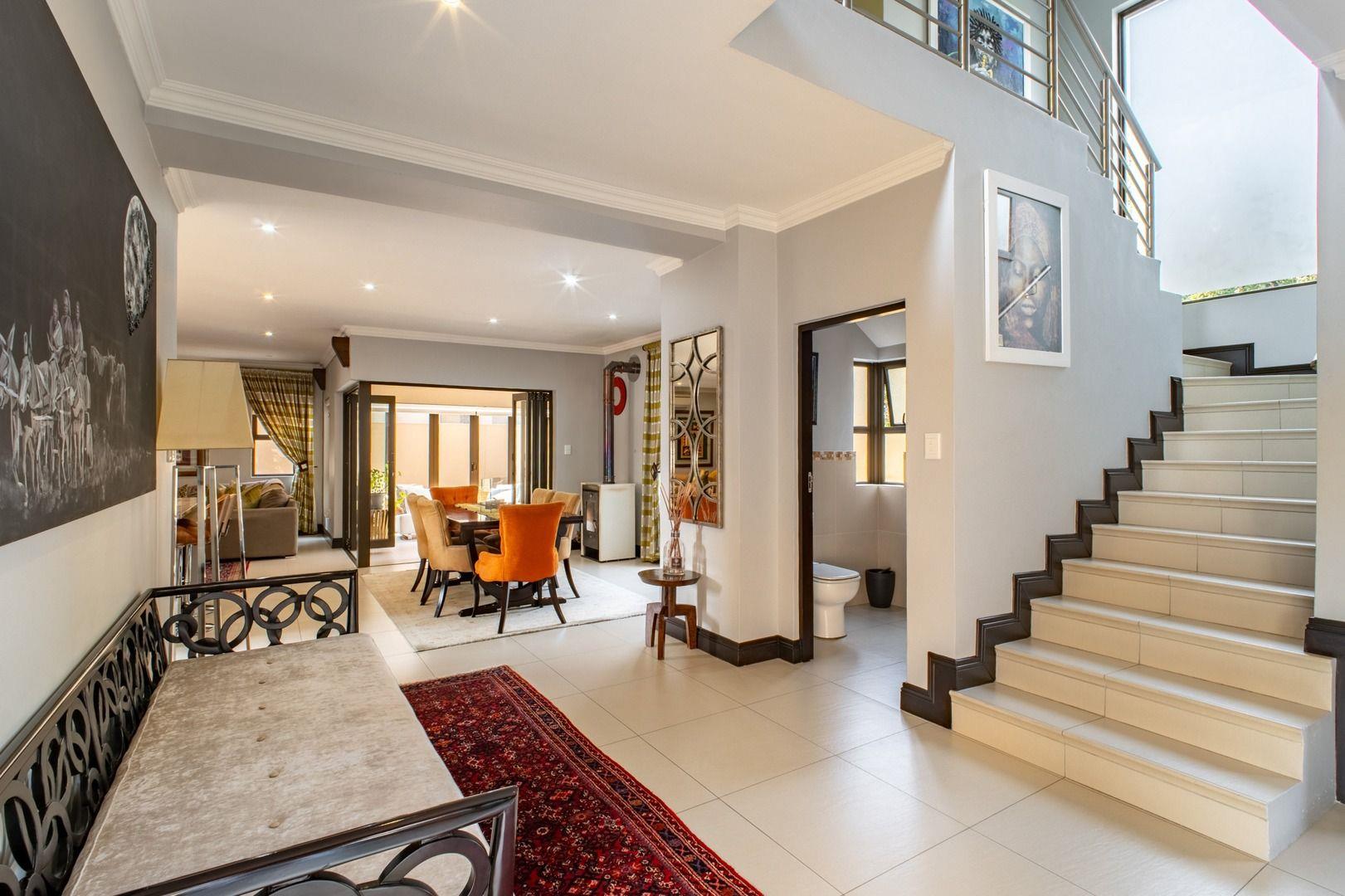 3 Bedroom House for sale in Rivonia - P24-116402091