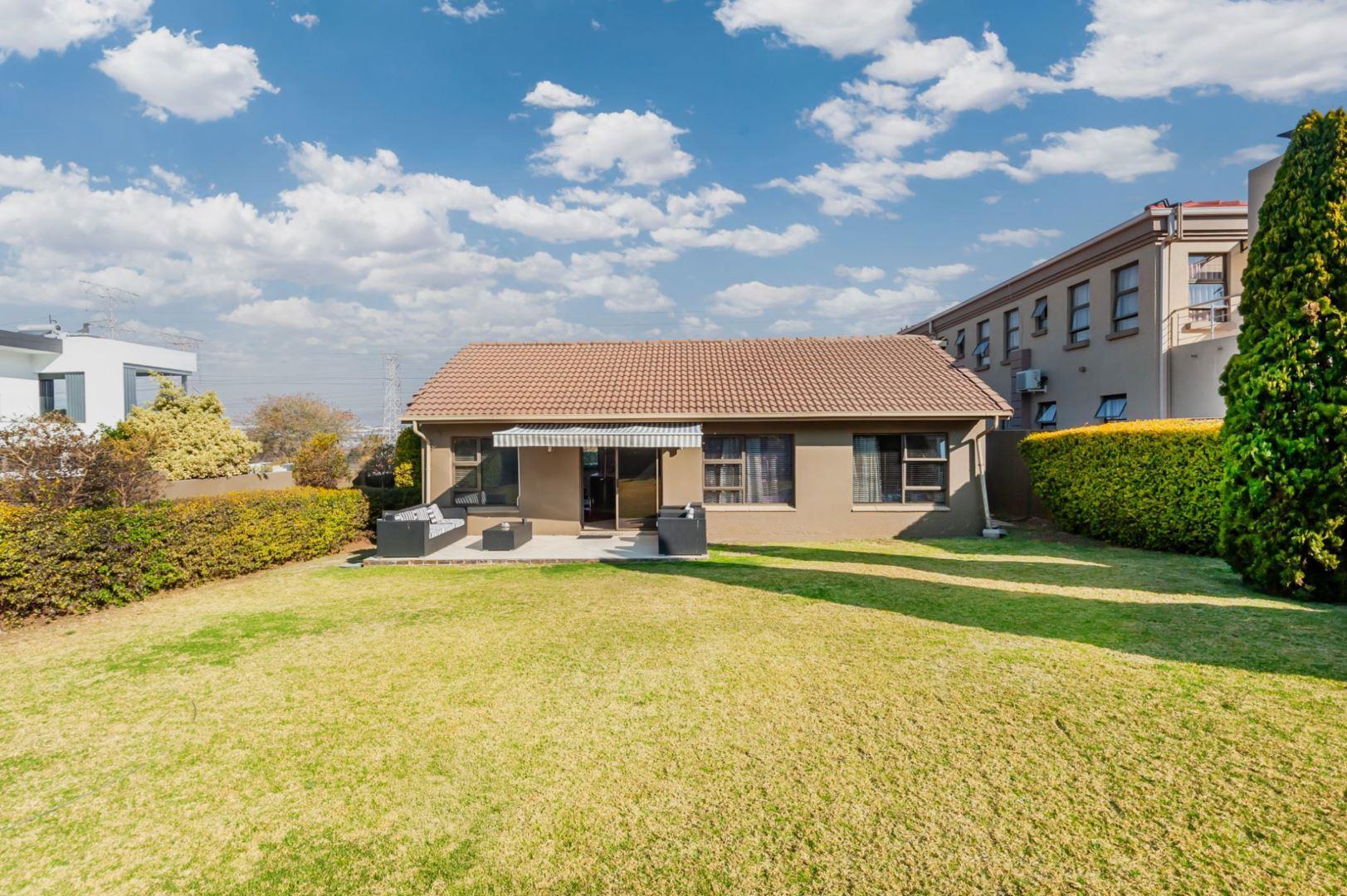 3 Bedroom House for sale in Greenstone Hill - P24-116402095