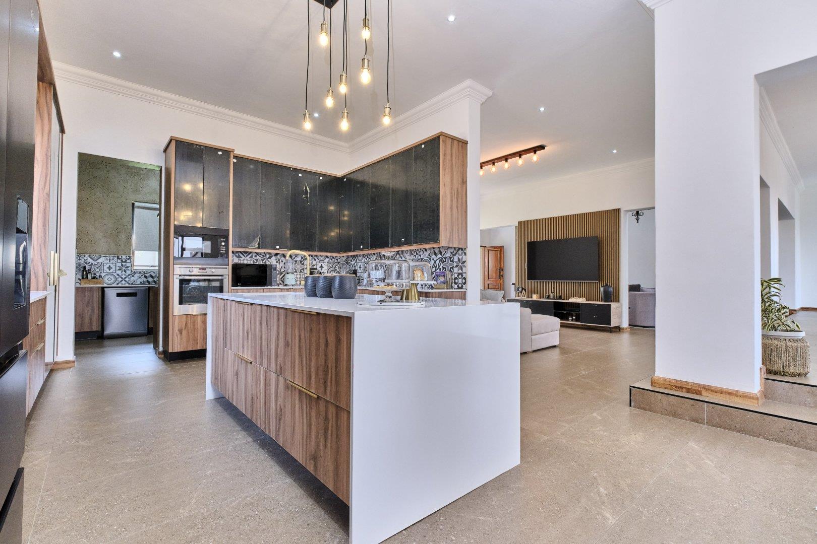 Featherbrooke Estate Property : Houses for sale in Featherbrooke Estate ...