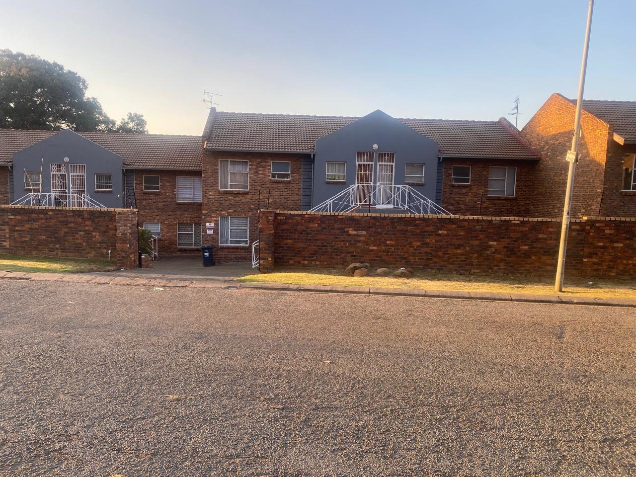 2 Bedroom Townhouse for sale in Naturena - 1pm1 New South Villas, 19pm1 ...