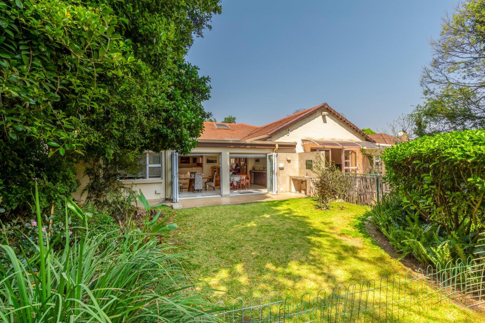 5 Bedroom House for sale in Orchards - P24-116407674