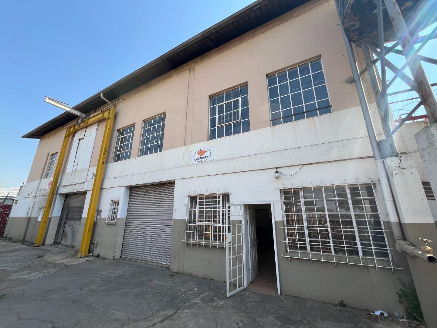 Industrial property to rent in Alrode South - P24-116423076