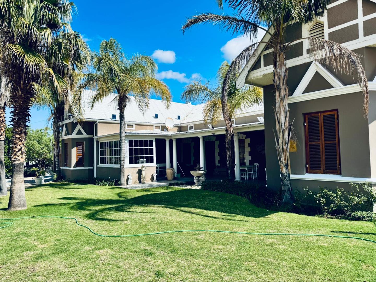 Commercial property for sale in De Doorns - P24-116638346