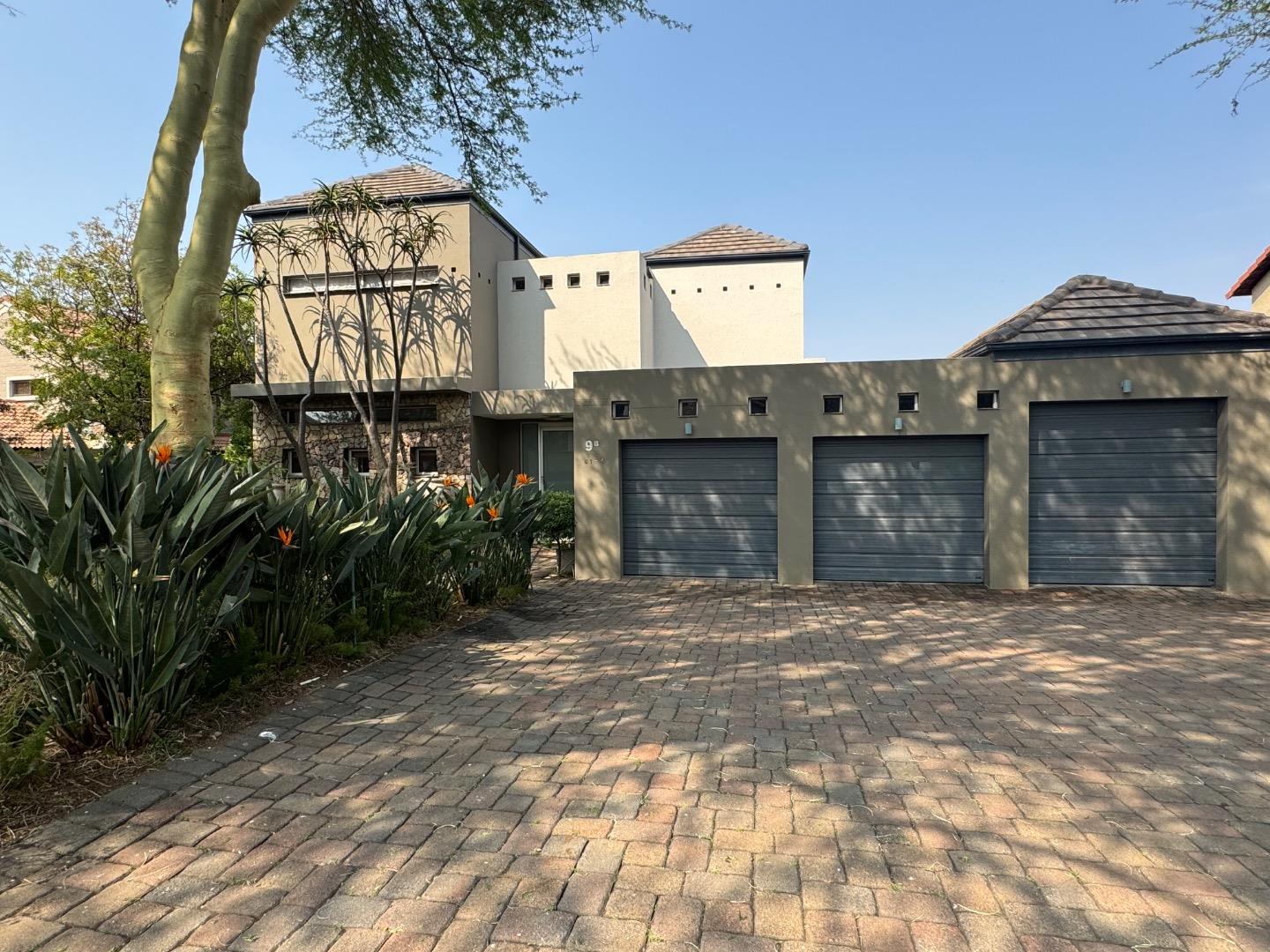 4 Bedroom House for sale in Midstream Estate - P24-116344885