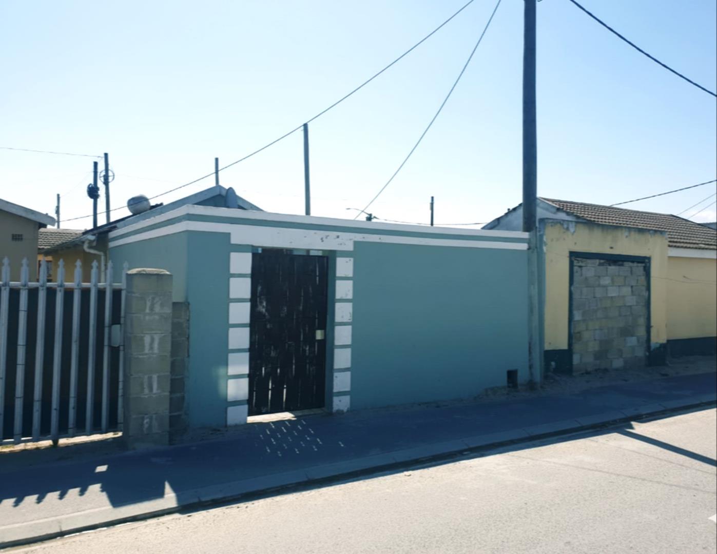 2 Bedroom House for sale in Mfuleni - P24-116433272