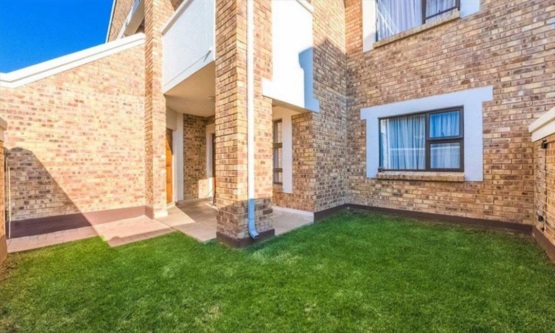 3 Bedroom Apartment / flat for sale in Beyers Park - P24-116435256