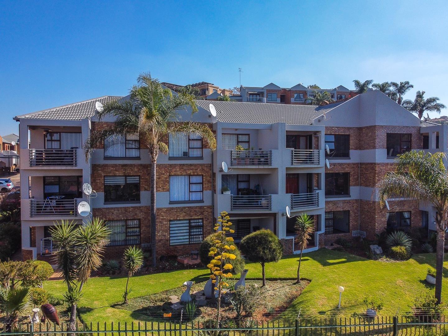 2 Bedroom Townhouse for sale in Bassonia - 6 Beverley Avenue - P24 ...