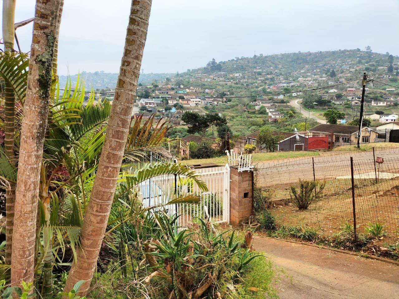 2 Bedroom House for sale in Copesville - P24-116438249
