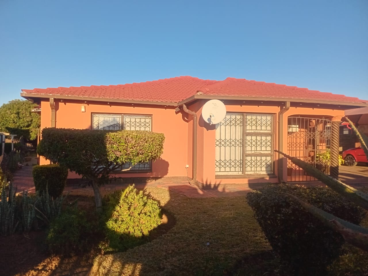 3 Bedroom House for sale in Mogwase Unit 5 - P24-116443596
