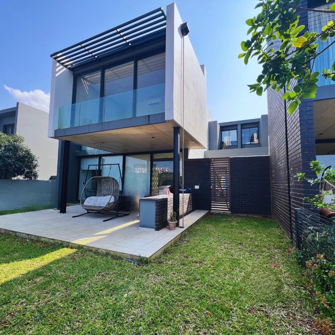 4 Bedroom House for sale in Sibaya Precinct - P24-116447533