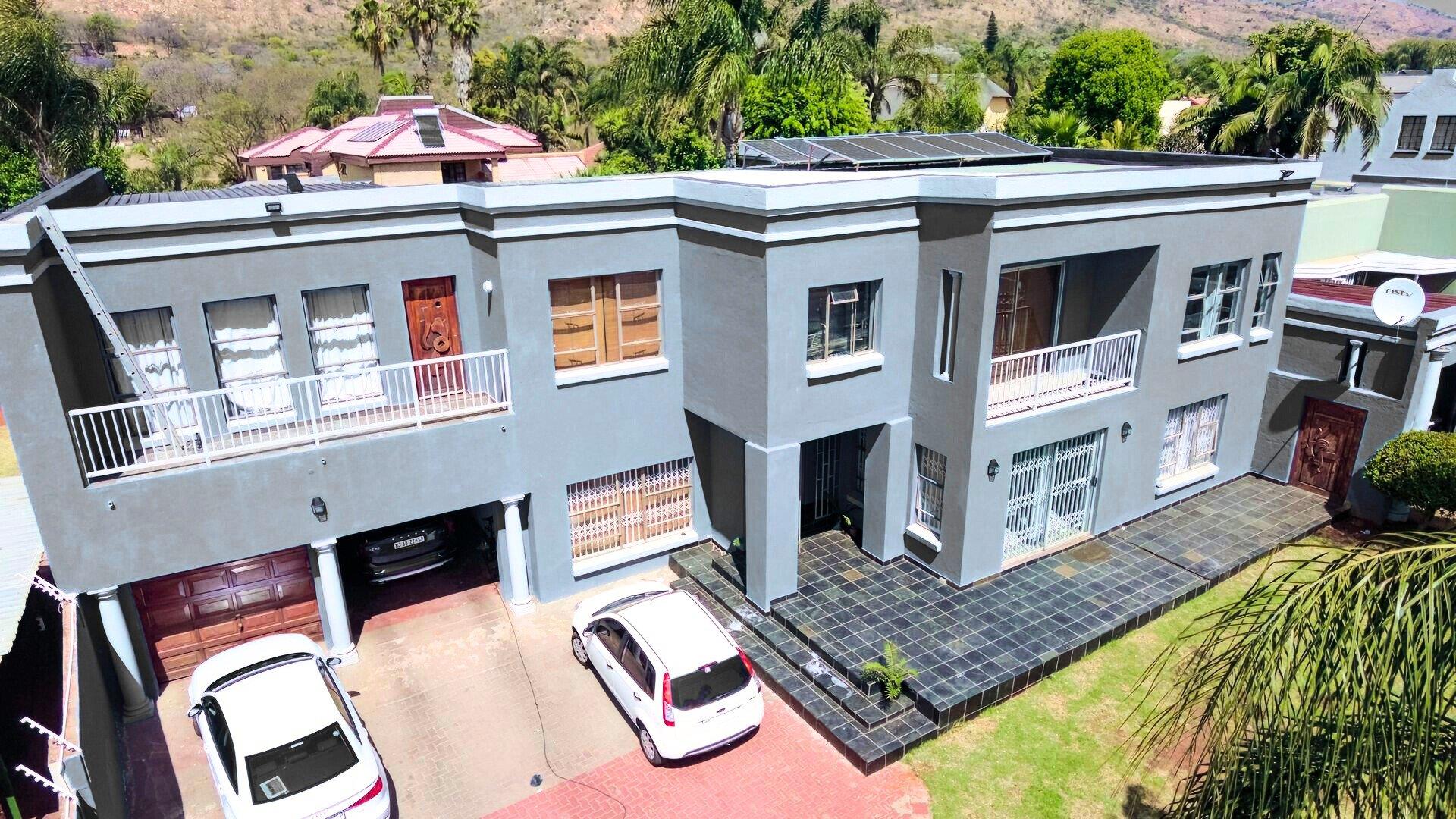 6 Bedroom House for sale in Amandasig - P24-116371656