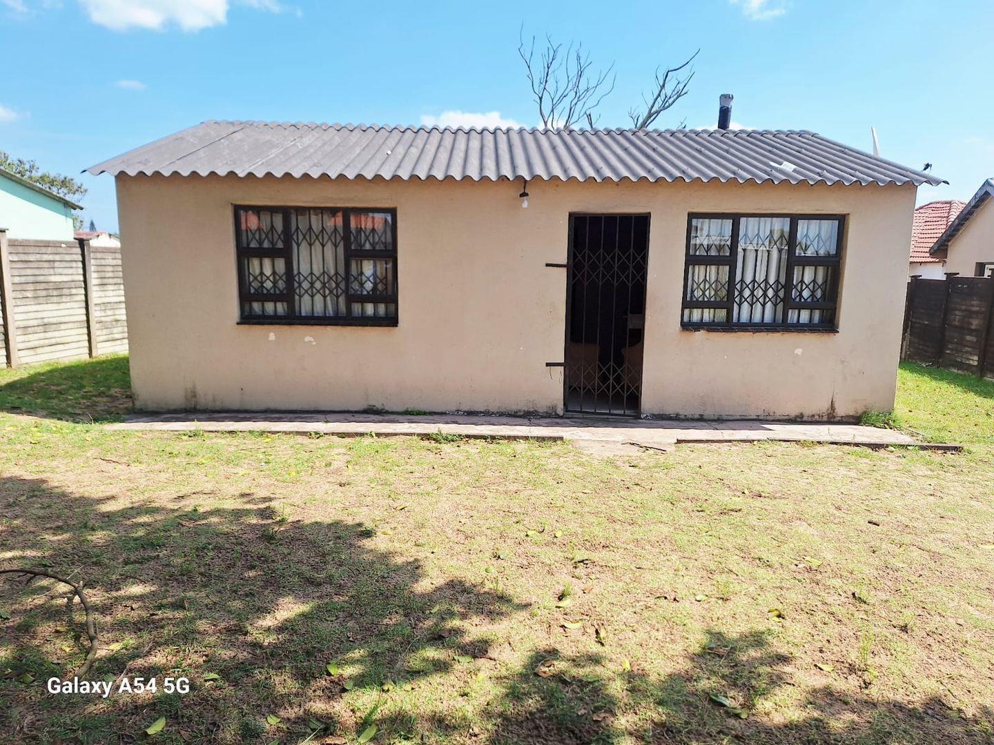2 Bedroom House for sale in Esikhawini - P24-116449983
