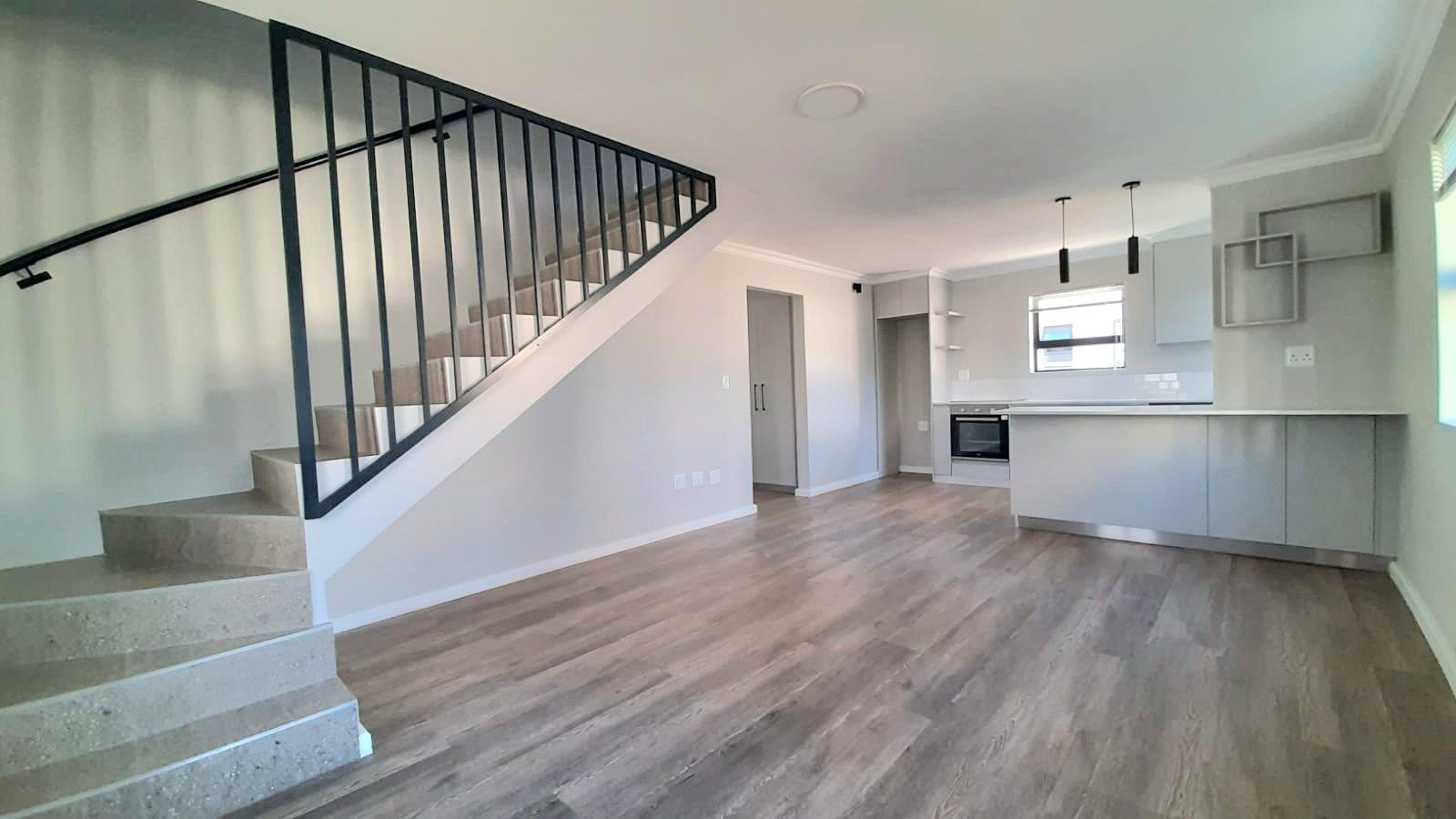 2 Bedroom House for sale in Blanco - 194 Witteberg Close, Mountain View ...