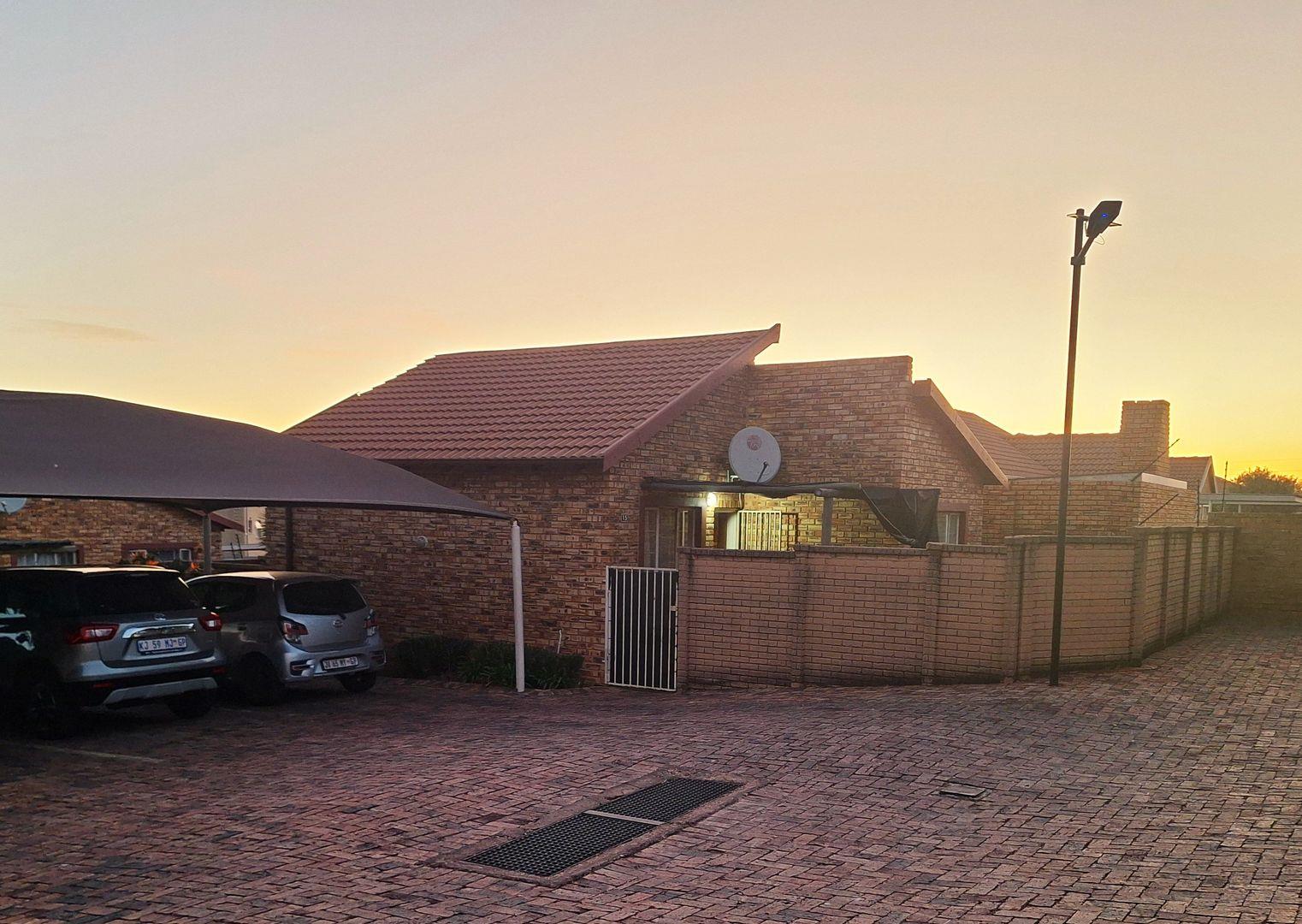 2 Bedroom Townhouse for sale in Kosmosdal - 15 Cosmos View Estate, 3264 ...