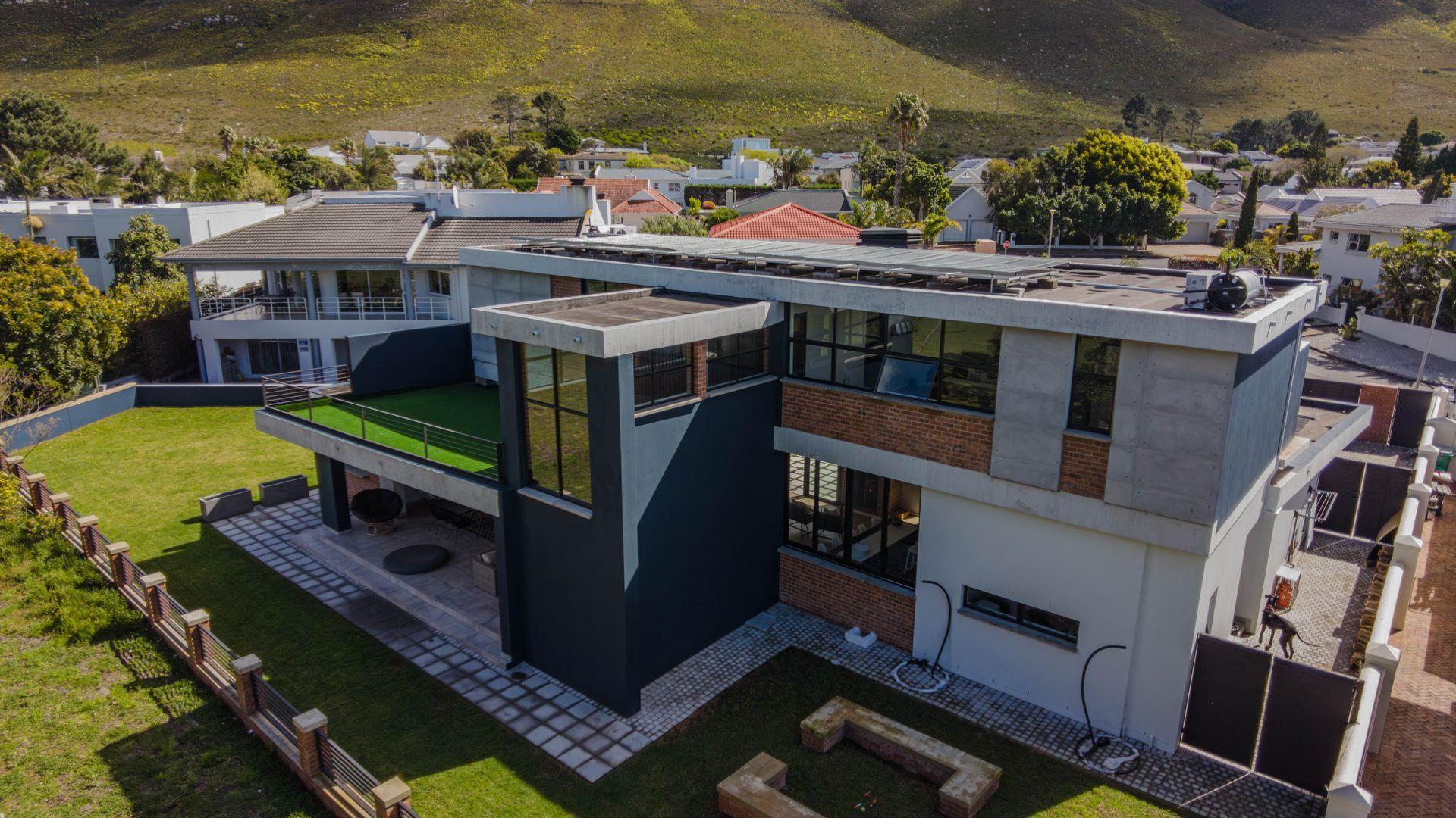 3 Bedroom House for sale in Hermanus Heights - 4 Fynbos - P24-116471815