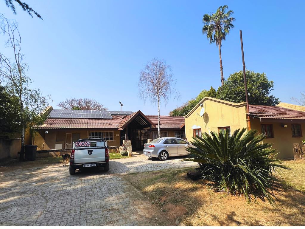 1 Bedroom House to rent in Ruimsig - 20 Chestnut Rd - P24-116468626
