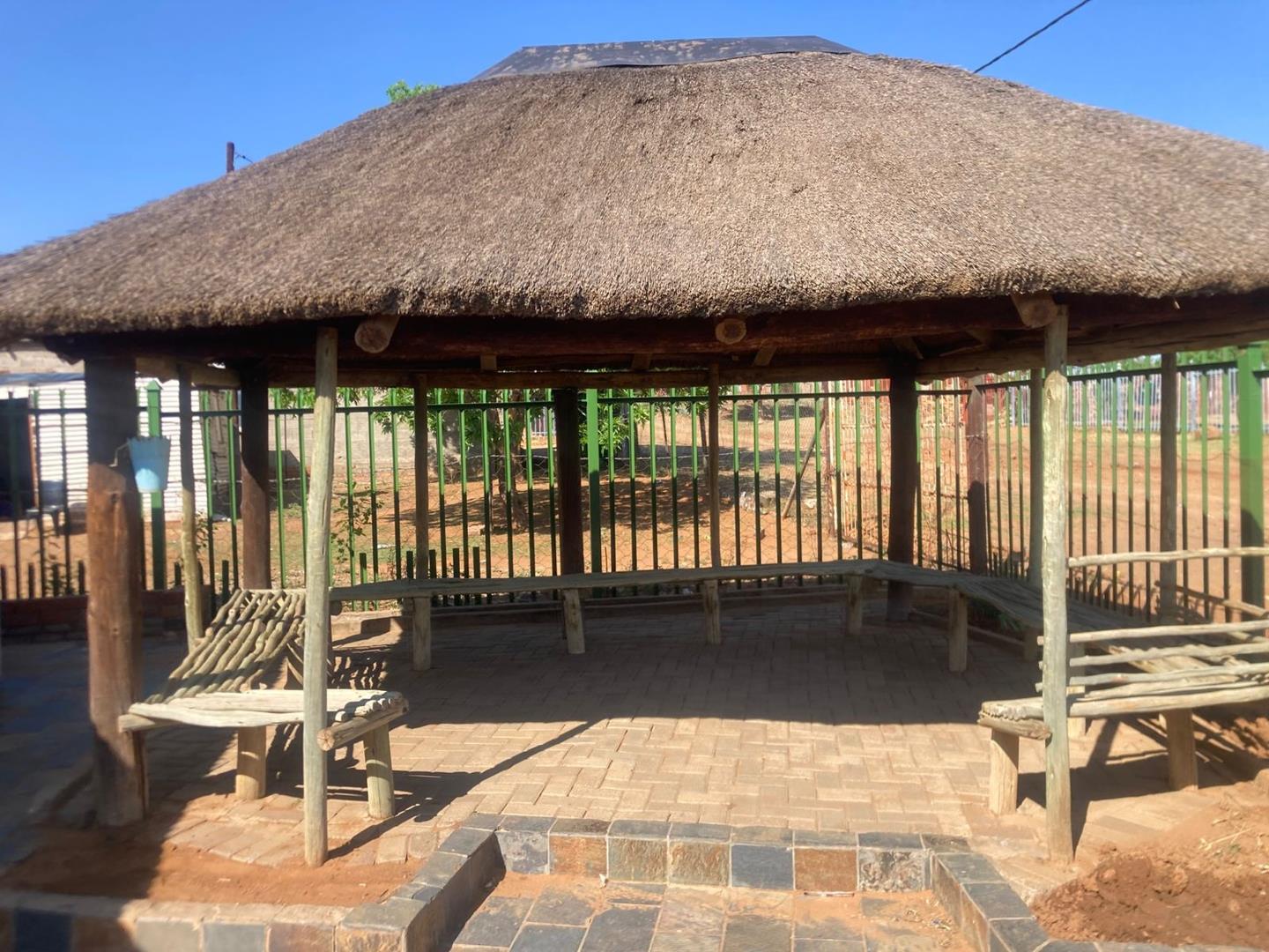 5 Bedroom House for sale in Heidedal - P24-116482895