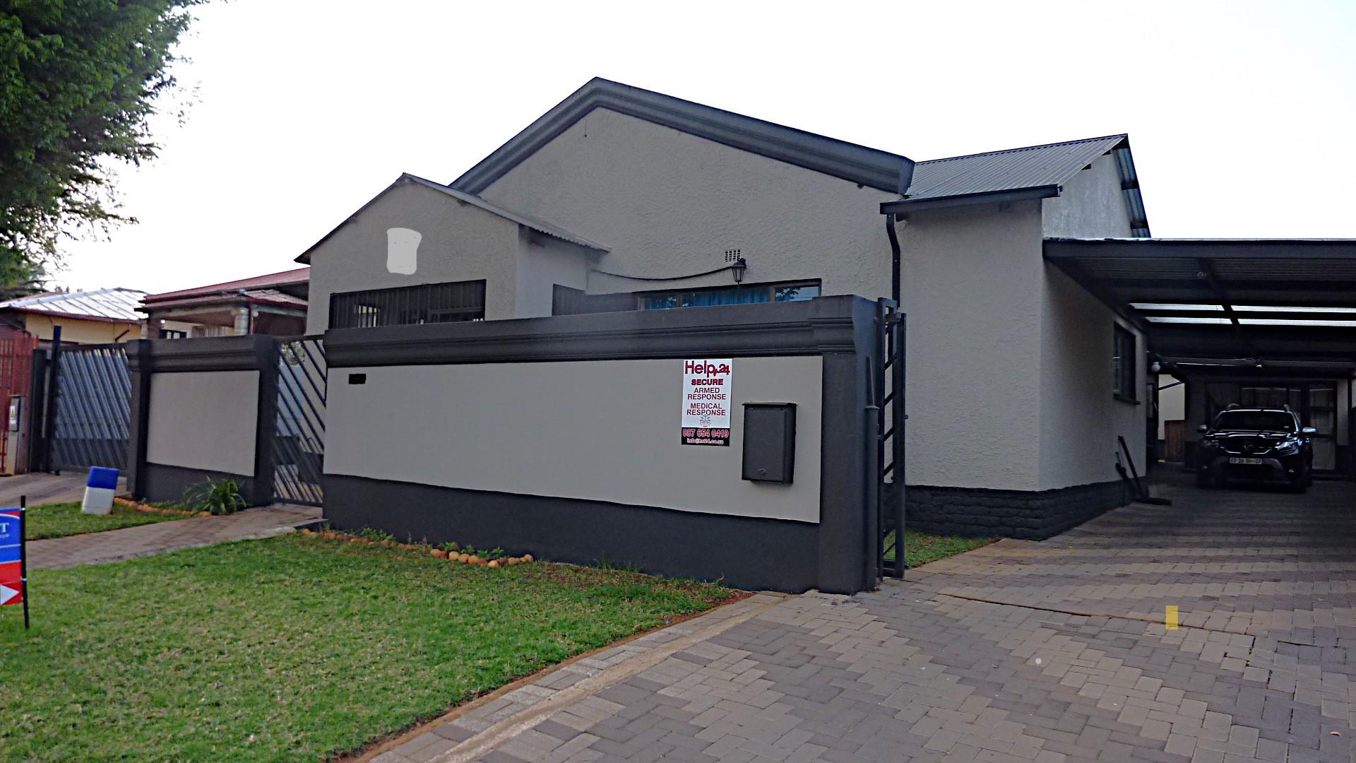 5 Bedroom House for sale in Roodepoort North - 87 Fourth Avenue - P24 ...